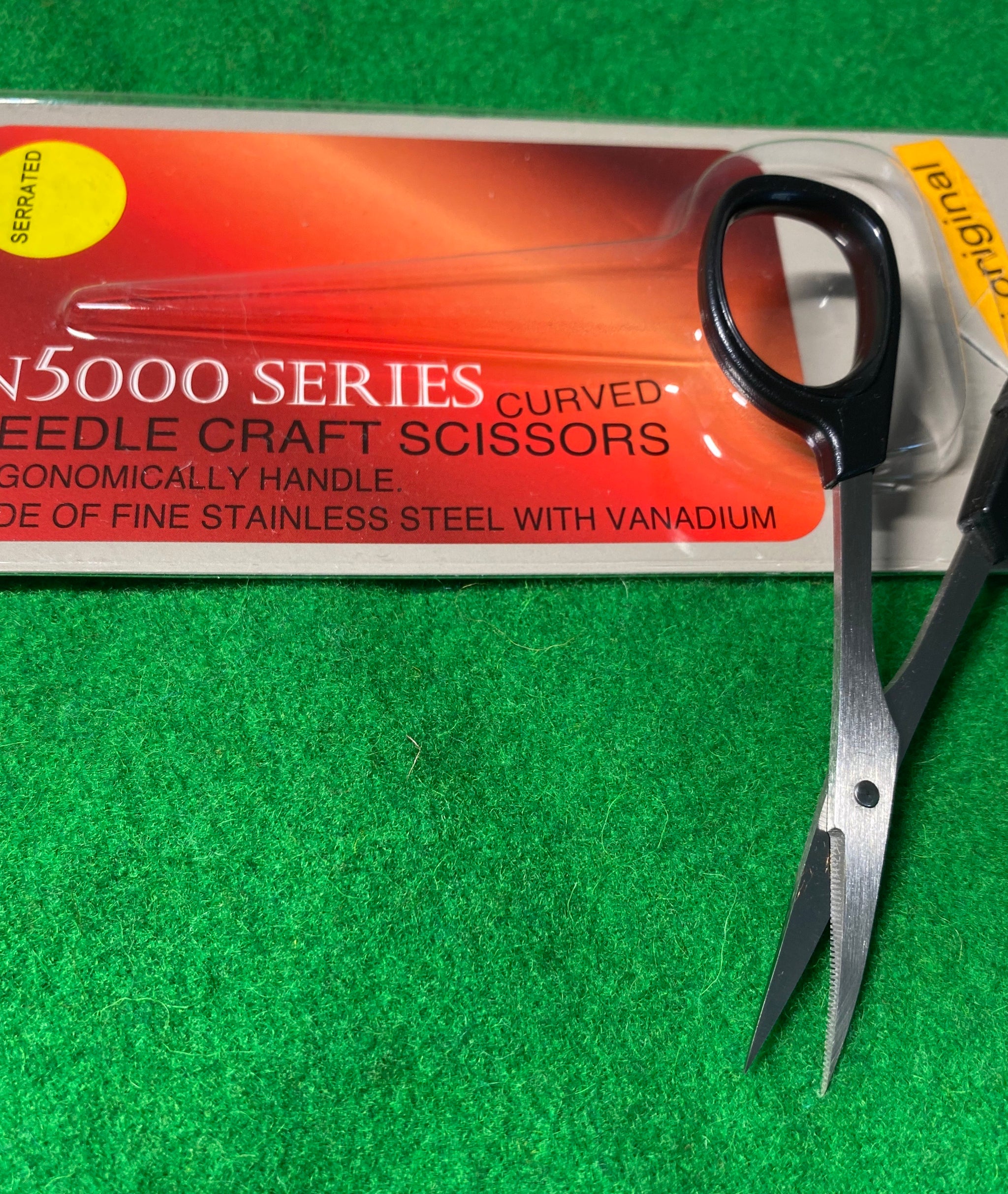 Kai 4 in. Needle Crafts Serrated Curved Scissors – Hattie & Della